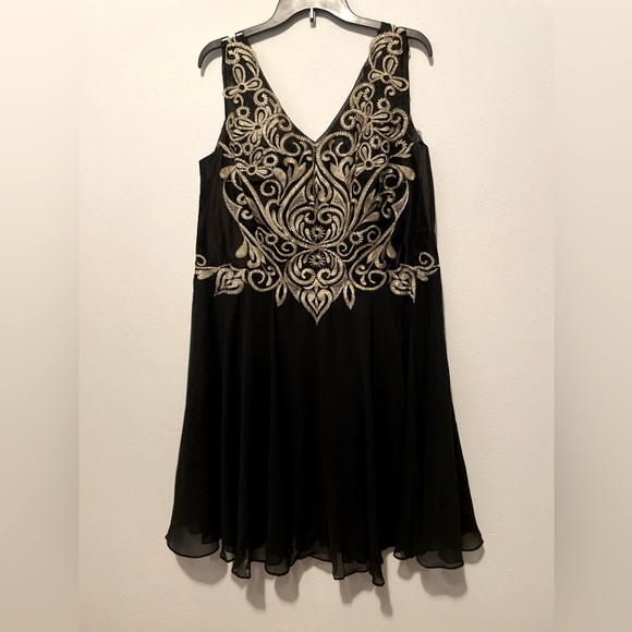 The Pyramid Collection | Dresses | The Pyramid Collection Dress | Poshmark